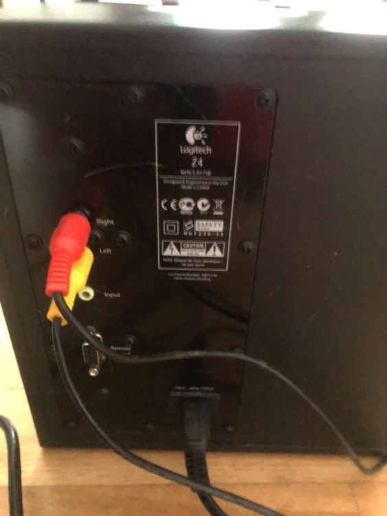 Soundsystem Logitech Z4 2.1 (Gebraucht) in für CHF 15 – mit Lieferung ...