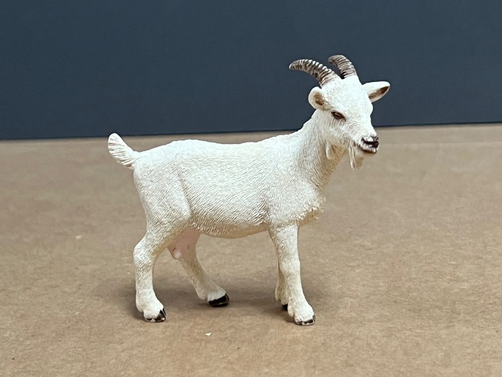 Schleich Tier Schneeziege Ziege (Gebraucht) in Ennetbaden für CHF 10 – mit Lieferung auf Ricardo ...