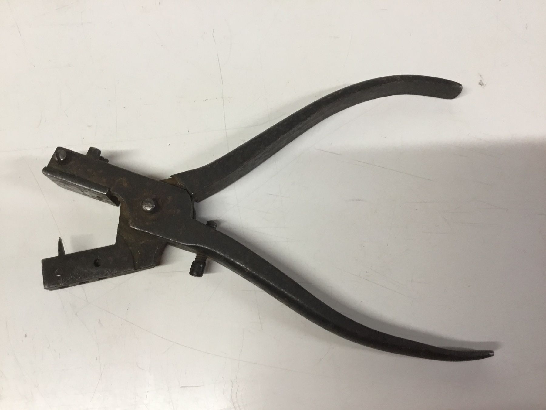 Pince à perforer vintage en acier robuste - outil cuir (D'occasion) à ...
