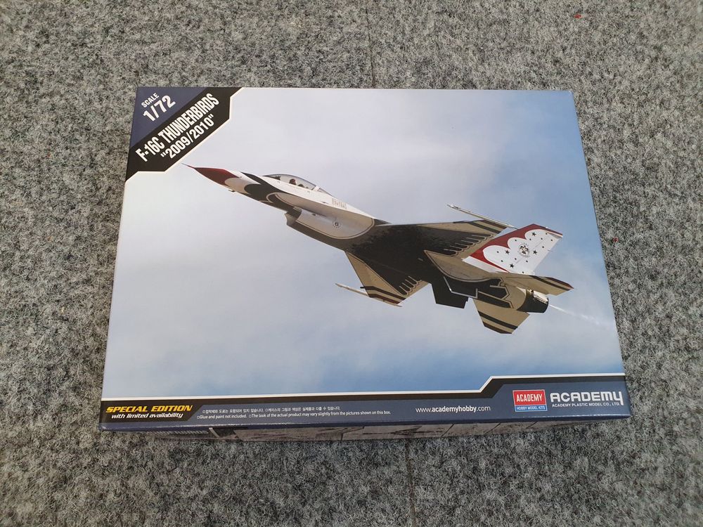 Academy F-16C Thunderbirds 1/72 Art Nr #12429 (Neu und originalverpackt ...