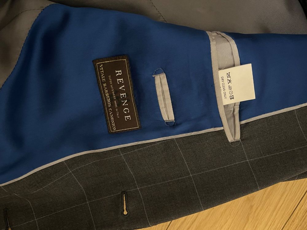 Suit | Kaufen auf Ricardo