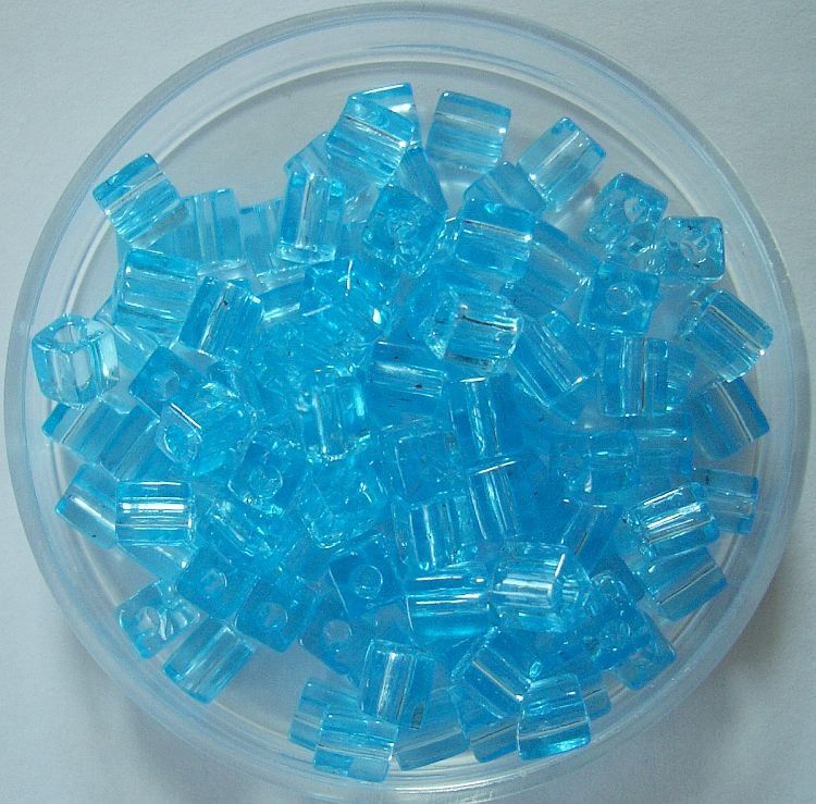 Glaswürfeli Aquablau transparent 4 mm (Neu und originalverpackt) in Gunzwil für CHF 2 – mit ...