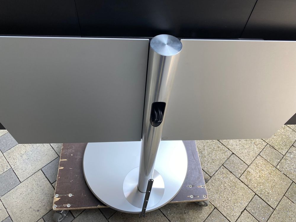 Bang & Olufsen BeoVision Avant 55 mit Motorenstandfuss (Defekt) in ...