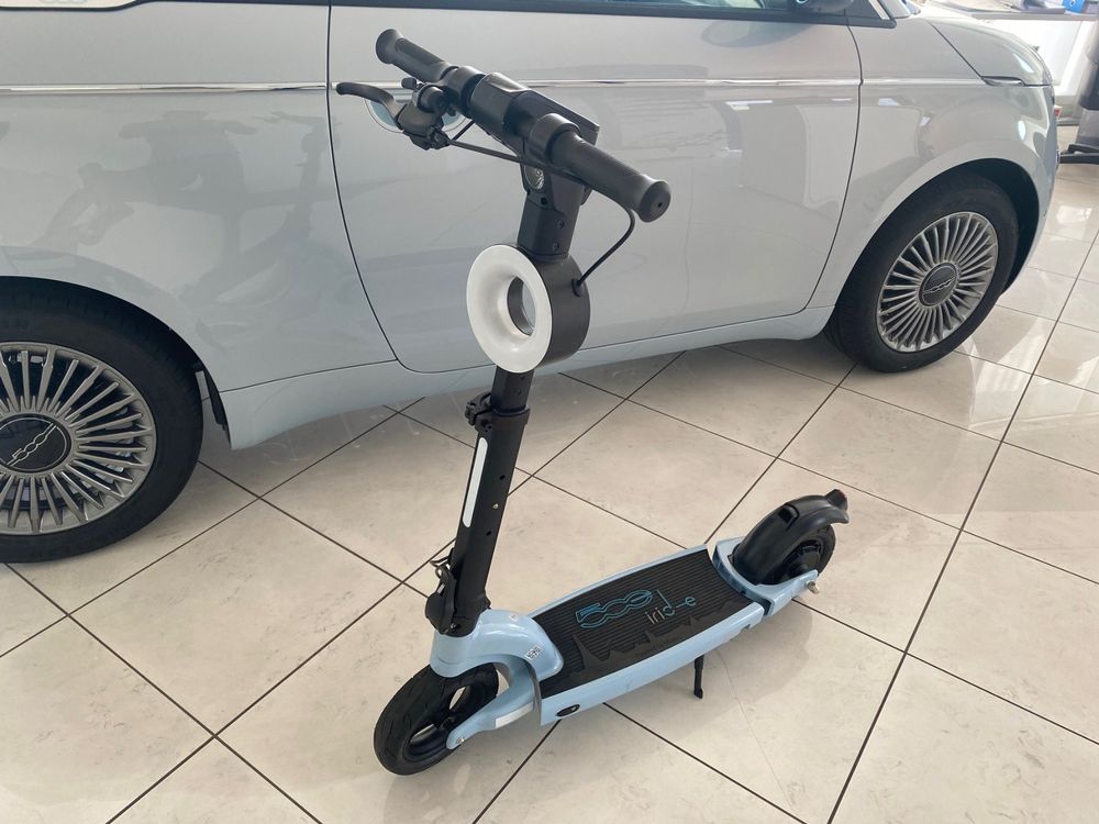 E Trottinet (Neu (gemäss Beschreibung)) in Ibach für CHF 290 – mit ...