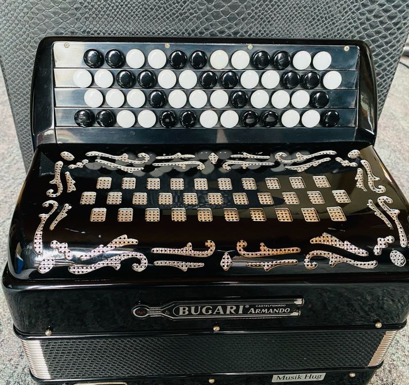 Akkordeon BUGARI ARMANDO (Gebraucht) in Kerns für CHF 250 – nur ...