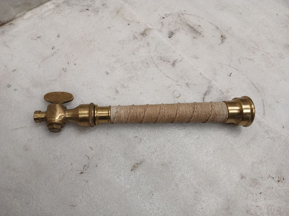 lance de pompier ancienne (Gebraucht) in Fey für CHF 30 – nur Abholung ...