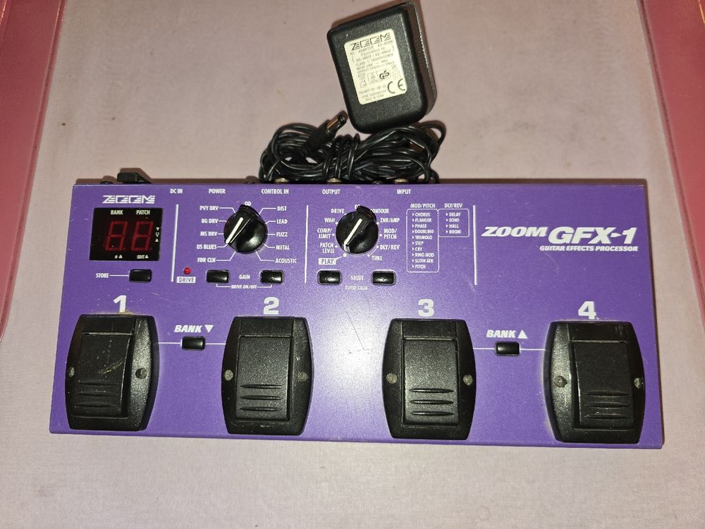 ZOOM GFX-1 EFFEKTBOARD ... TOP ZUSTAND MIT NETZTEIL ... (Gebraucht) in ...