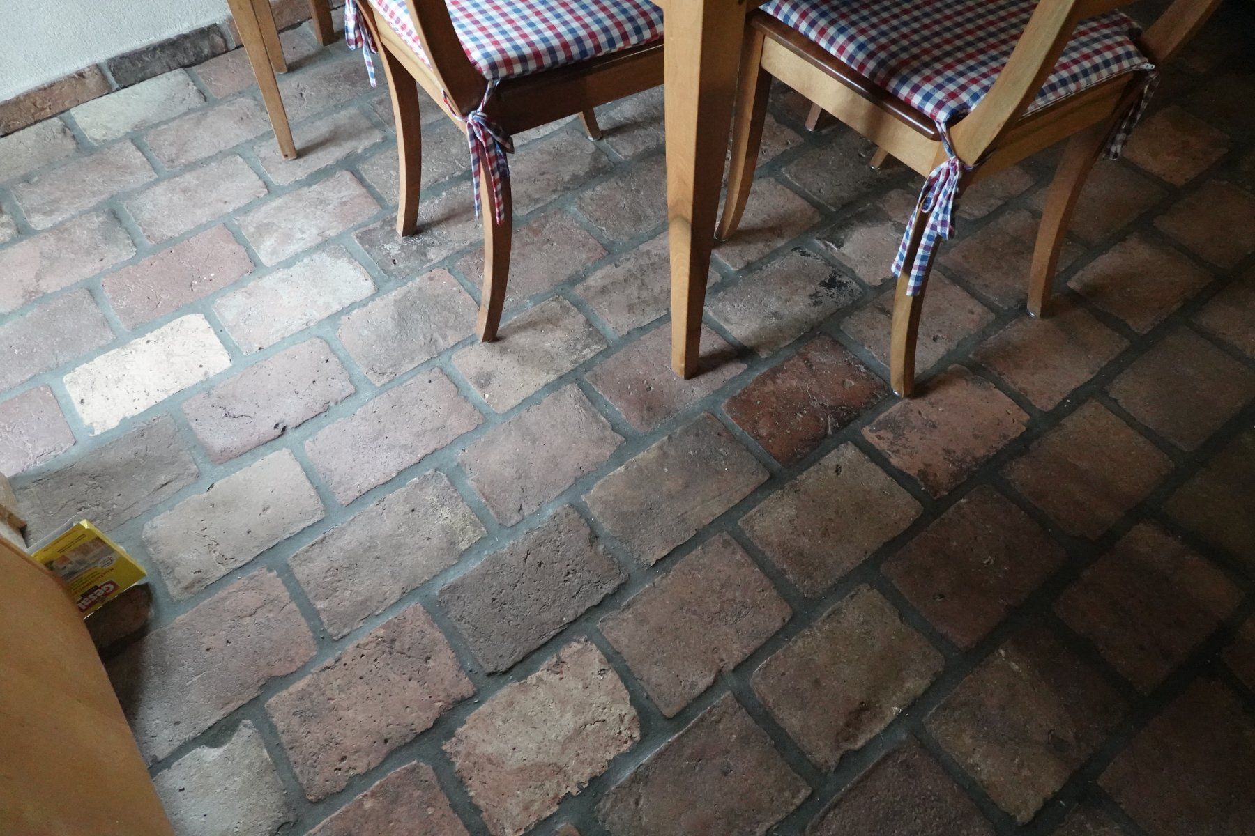 Antike Ton-Bodenplatten (Gebraucht) in Seon für CHF 340 – nur Abholung ...