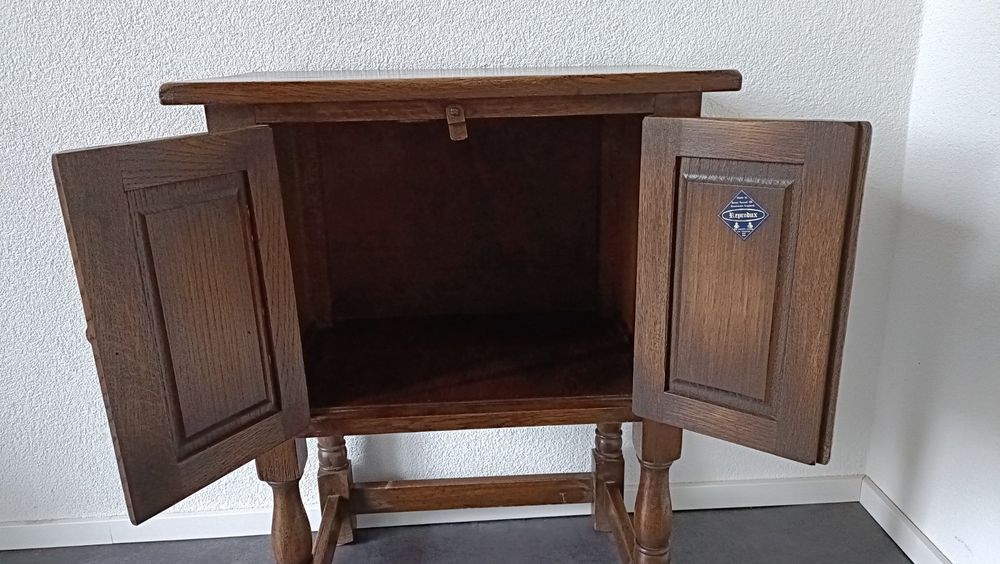 Kleiner Schrank aus Holz | Kaufen auf Ricardo