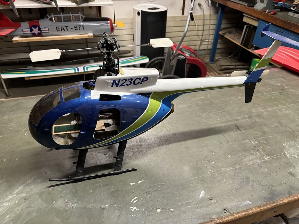 Blade 400 in Hughes 500 Rumpf (Gebraucht) in Arch für CHF 93 – mit ...