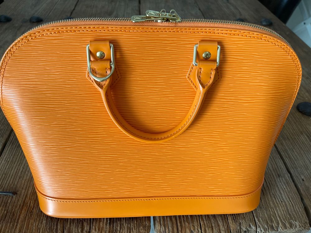 Louis Vuitton Alma PM Mandarin Epi, orange, neu (Neu (gemäss ...