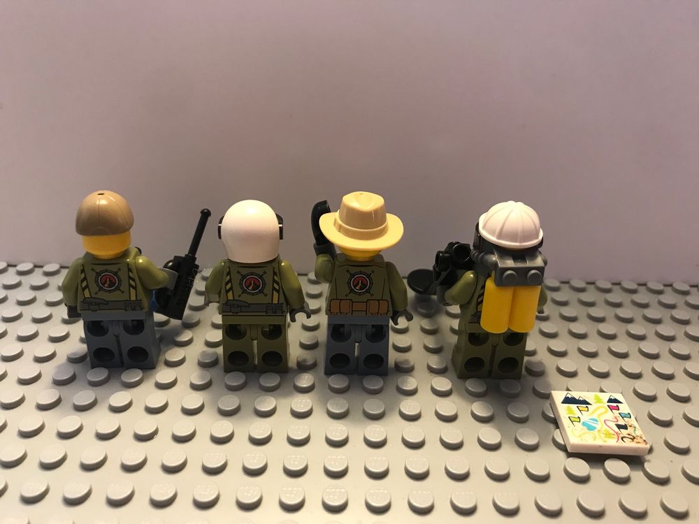 Lego Mini Figuren Vulcan Forscher ( Vulcano Explorers) | Kaufen auf Ricardo