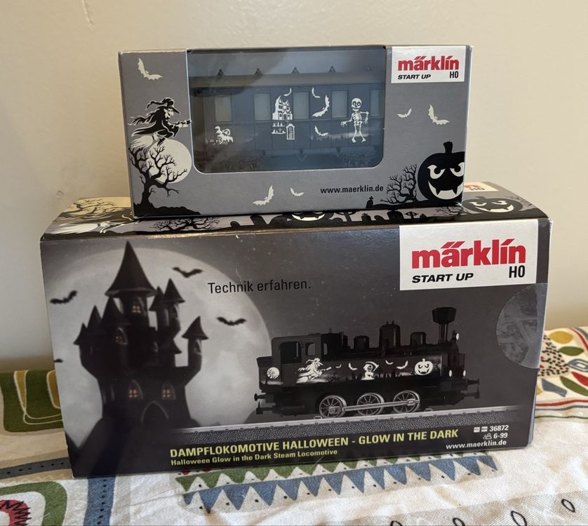 Märklin 36872 + 48620 Dampflok Halloween + Personenwagen (Neu (gemäss ...