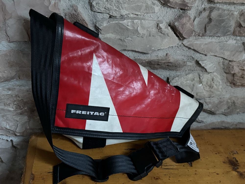 Freitag F713 Knight rider (Gebraucht) in Arsiè für CHF 175 – mit ...