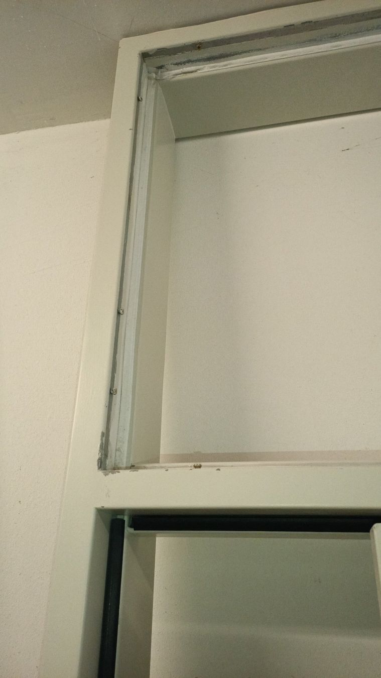 Porte avec Cadre en fer env 800x2000 et hauteur 270cm (D'occasion) à ...