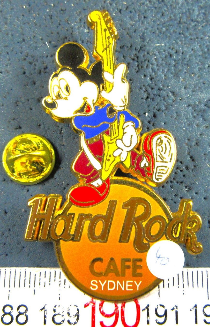 HARD ROCK CAFE SYDNEY MICKEY GITARRE 2NÄGEL-PIN 60x45mm GROS (Gebraucht ...