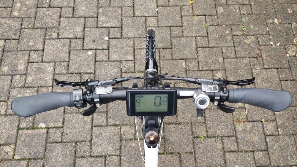 Zenith E-Bike Cross Road 3 (Defekt) in Neuenegg für CHF 299 – nur ...