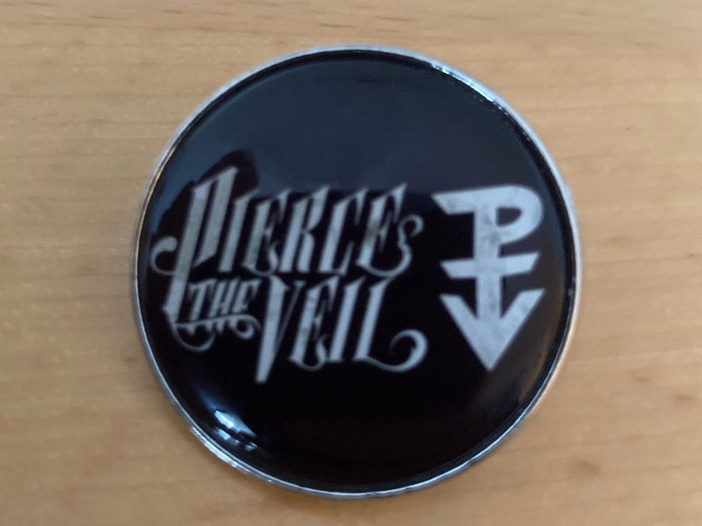 Pierce the Veil Pin Anstecker Punk Metal Rock Band (Neu (gemäss ...