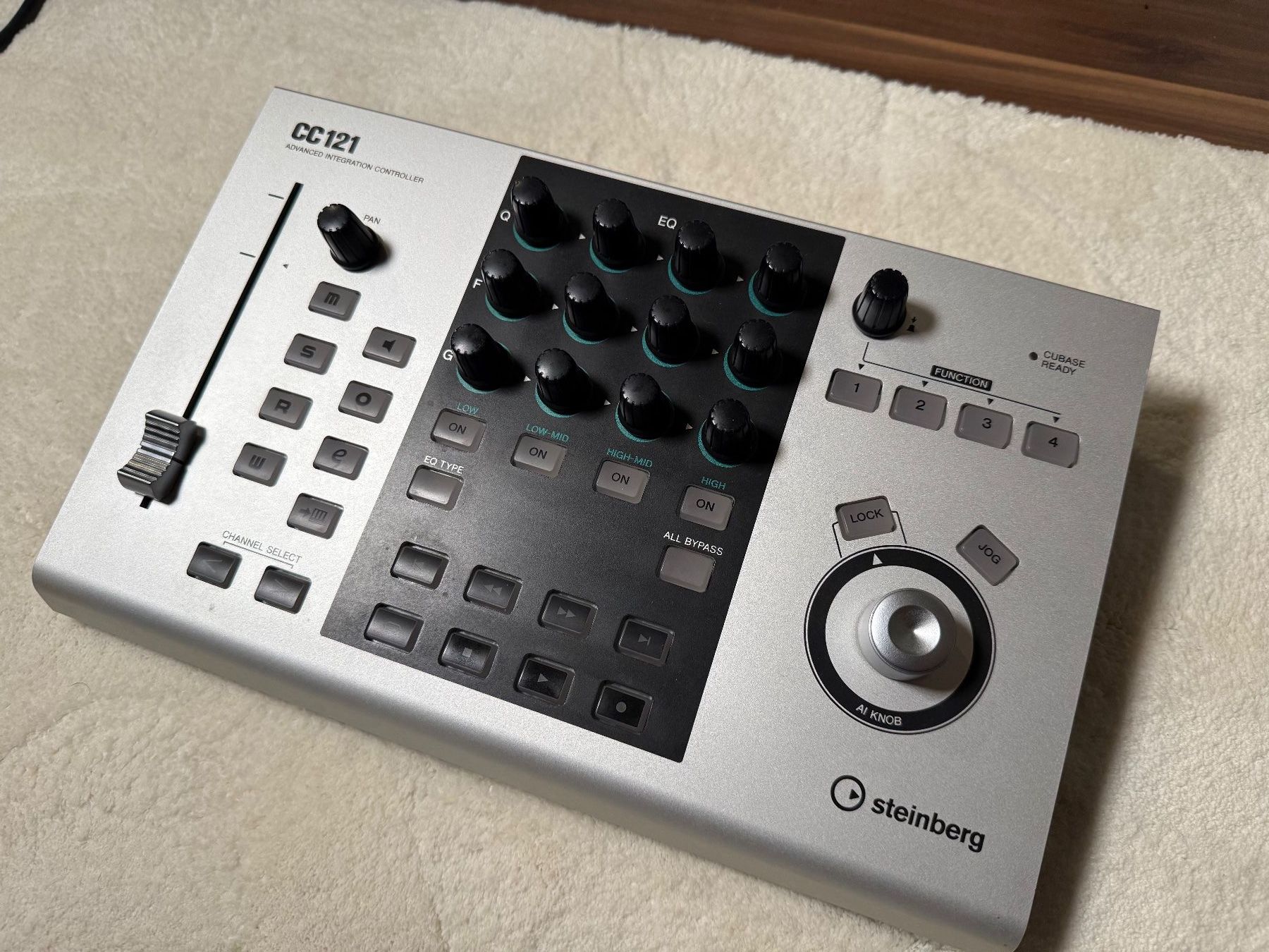 Steinberg CC121 Controller (Native Cubase Controller) (D'occasion) à ...