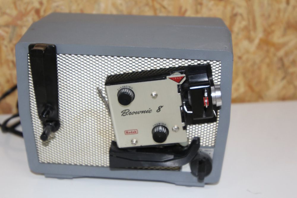 Vintage Kodak Brownie 8 Movie Projector Model A15 | Kaufen auf Ricardo