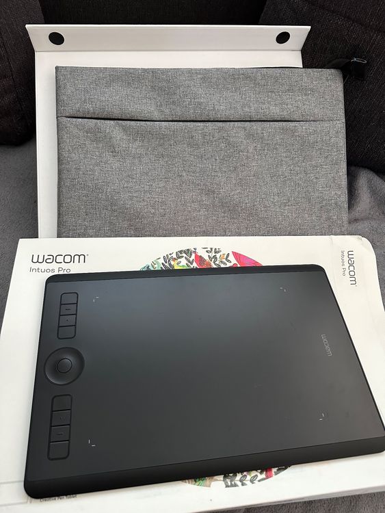 Wacom Intuos pro M (Neuf avec emballage d'origine) à Gampelen pour CHF ...