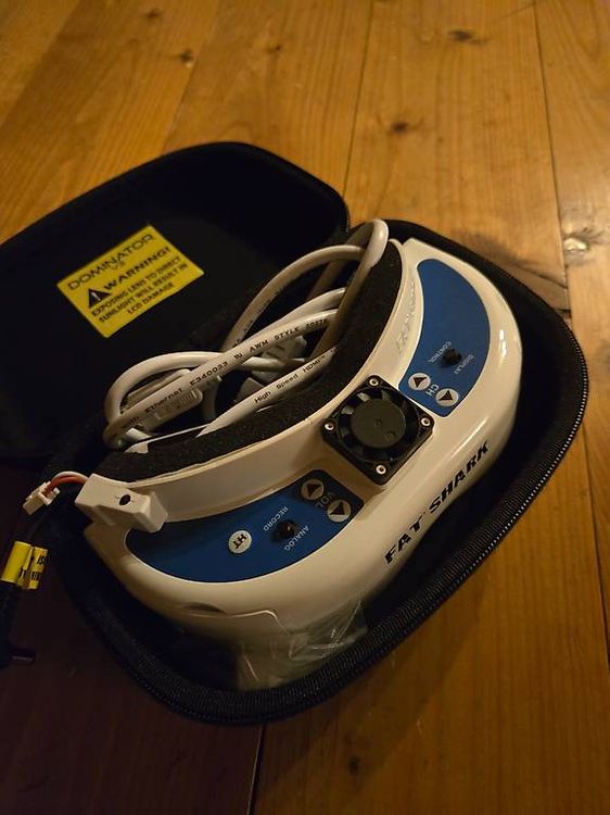 Fat Shark Dominator V2 - Top gepfleget, selten im Einsatz | Kaufen auf ...