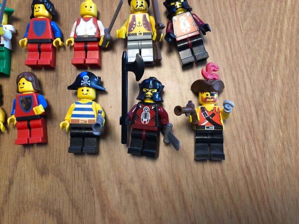 19 Lego Piraten Ritter Pferde Minifiguren (Gebraucht) in Ebikon für CHF 55 – mit Lieferung auf ...