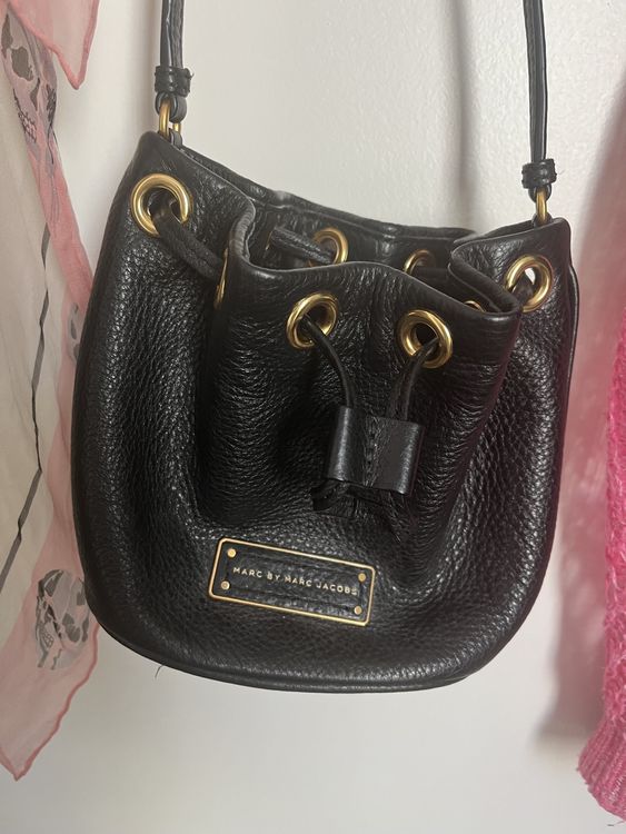 Sac seau Marc by Marc Jacobs cuir noir | Kaufen auf Ricardo