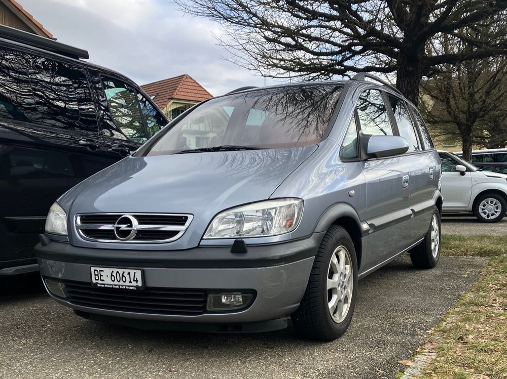 Spannende Opel Zafira Kaufen Bildnull