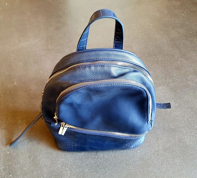 Dunkelblauer Rucksack klein wie NEU | Kaufen auf Ricardo