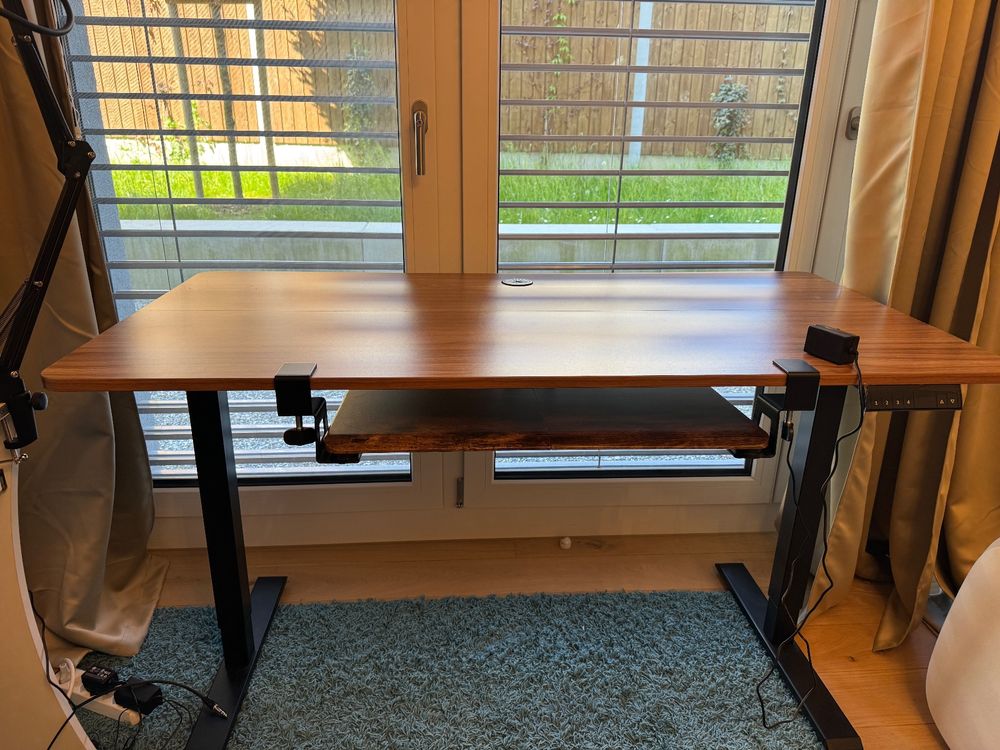 Schreibtisch elektrisch höheverstellbar | Kaufen auf Ricardo