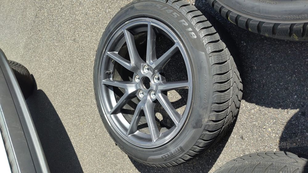 Tesla Model 3 Winterräder 235/45 R18 Pirelli Alufelgen (Gebraucht) in ...