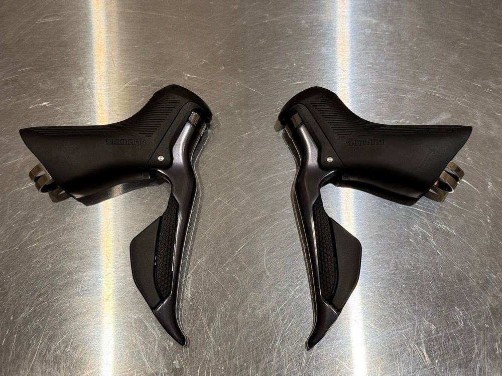 Shimano Ultegra Di2 ST-R8150 12 Fach (Schalthebel -L & -R) | Kaufen auf Ricardo