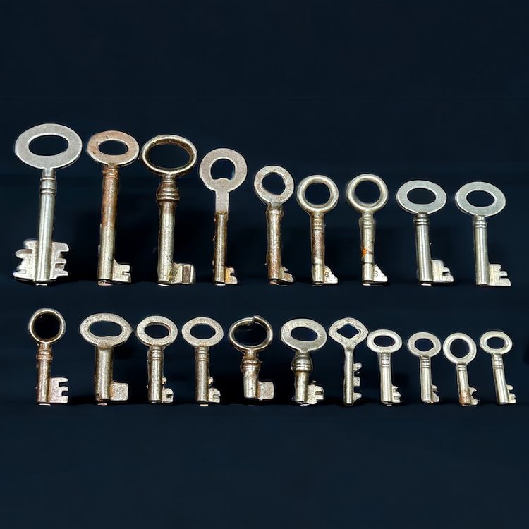 Lot de 20 clés anciens (D'occasion) à Morges pour CHF 25 – avec ...