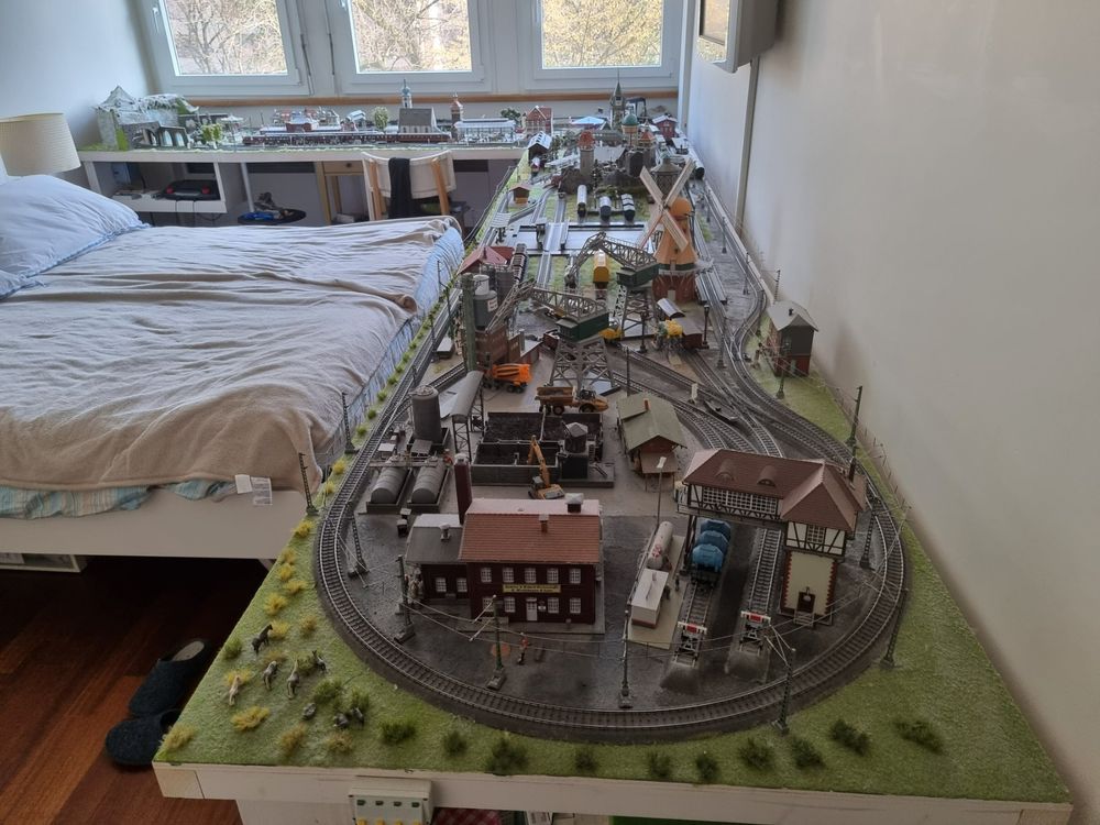 Maquette modulaire Märklin HO en forme L (320x460 cm)-Voie C | Comprare ...