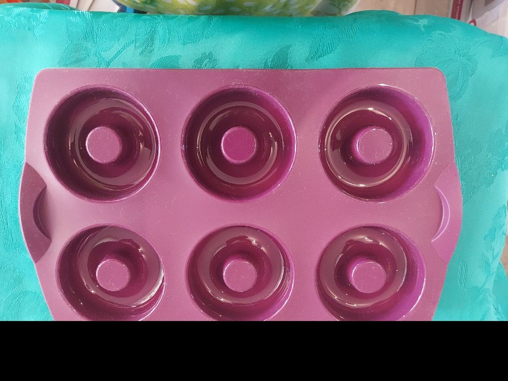 Tupperware Silikon Donut Backform für 6 Donuts lila 👍 (Neu (gemäss ...