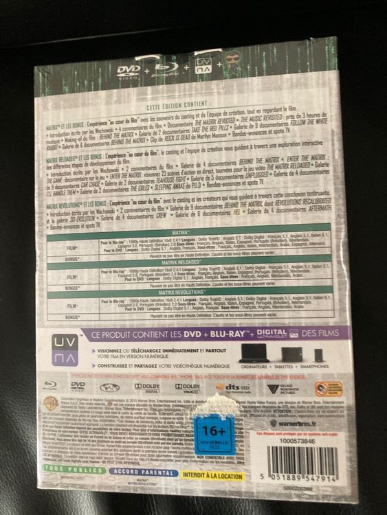 Coffret Matrix 3 films Combo Blu-ray + DVD+ Figurine Néo (Neu und originalverpackt) in Fribourg ...