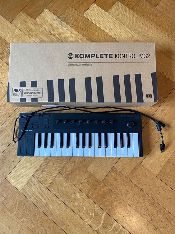 Komplete Kontrol M32 Mini-Keyboard-Controller (Gebraucht) in St.Gallen ...