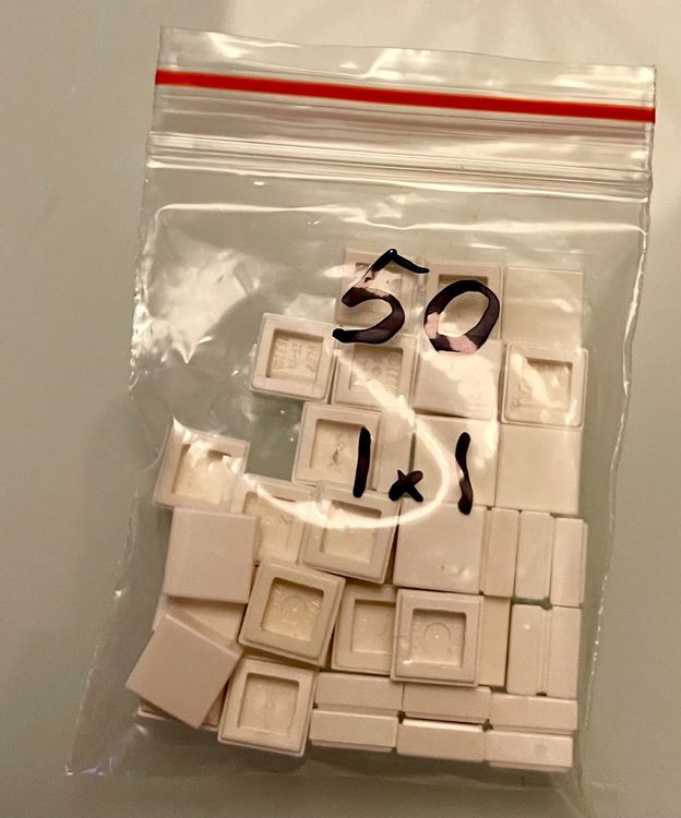 Lego 50 x White 1x1 Tile (Part. 3070) (Gebraucht) in Glattpark(Opfikon ...
