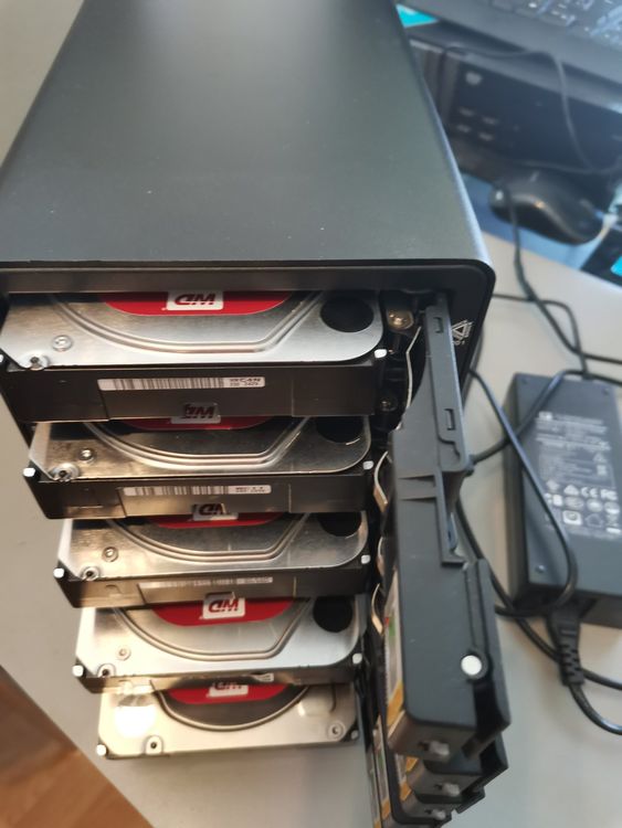 ORICO 5-Schacht-Festplatten-Dockingstation mit 15TB (Gebraucht) in Wald ZH für CHF 250 – mit ...