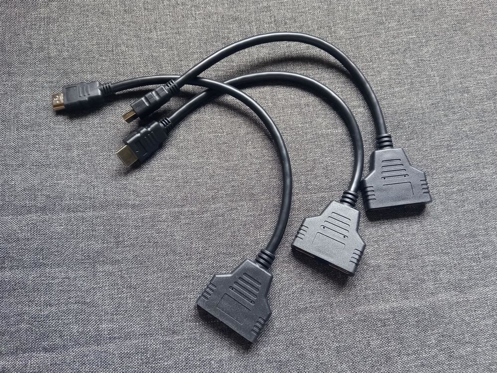 Set mit 3 HDMI Splitterkabeln - 3 câbles splitter HDMI | Kaufen auf Ricardo