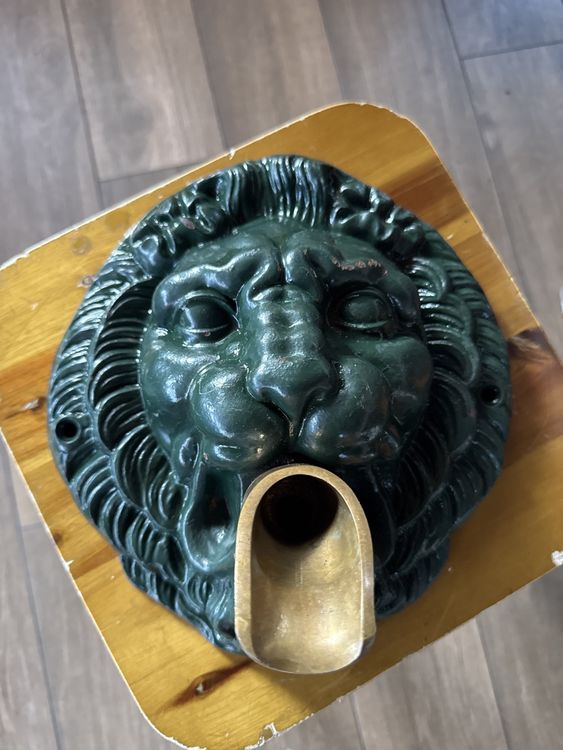 Mascaron tête de lion en fonte bec à verseur (D'occasion) à Onex pour ...