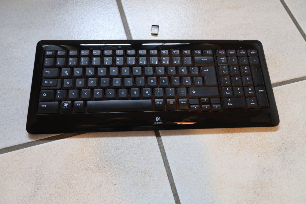 Logitech K340 Wireless Tastatur mit 10er Block (Gebraucht) in für CHF ...