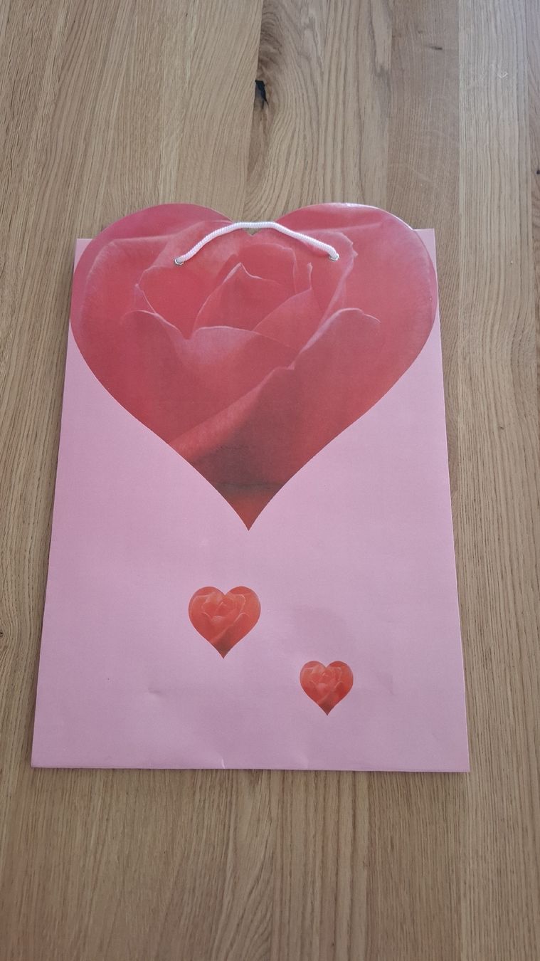 Geschenktaschen Rosa mit Herz Motiv - 16 Stück! ️🌹 (Neu (gemäss ...