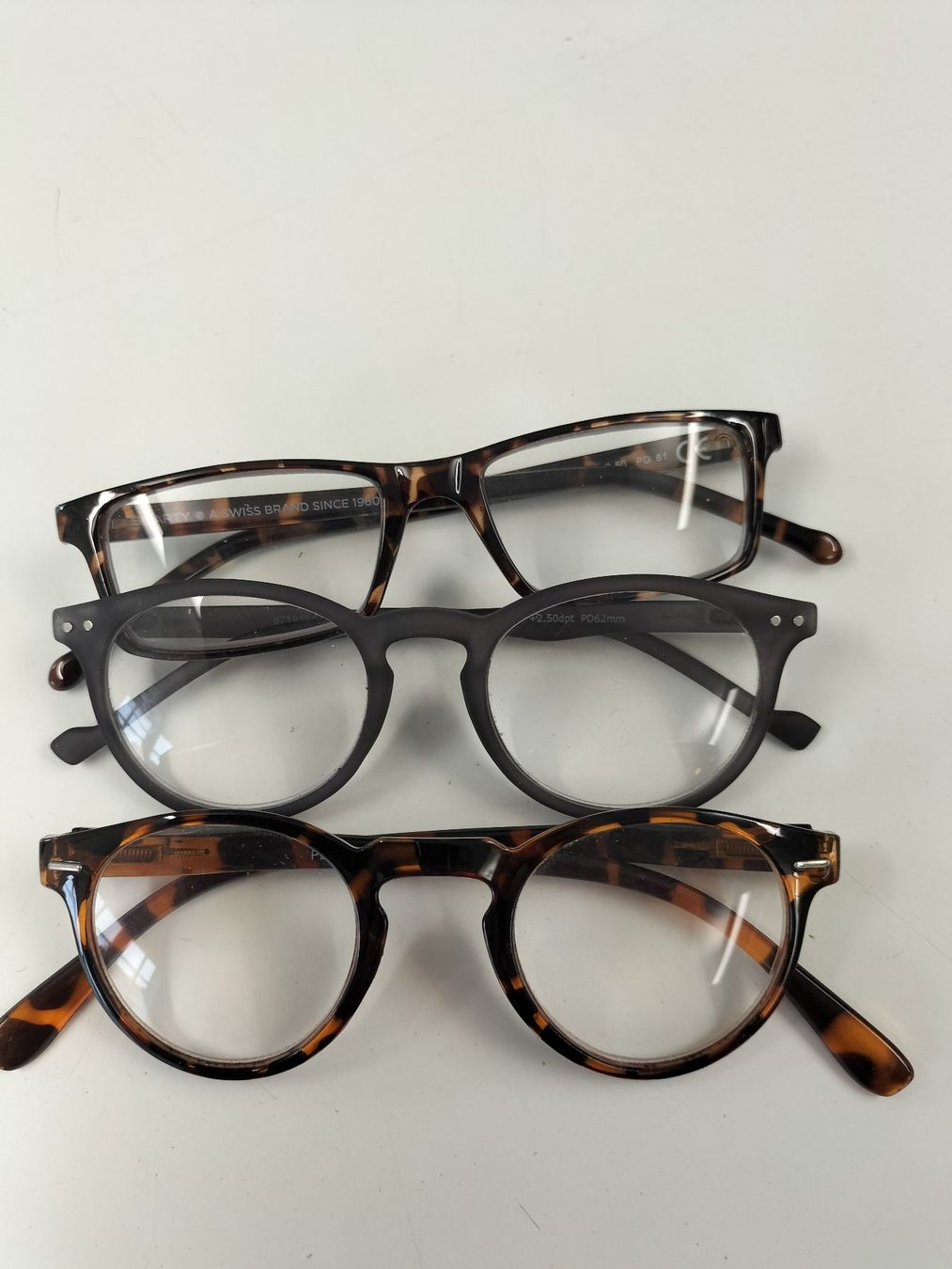 3 Lesebrillen, 2.5 Dioptrien, 2 X Leopard Muster, 1 Grau (Gebraucht) in ...