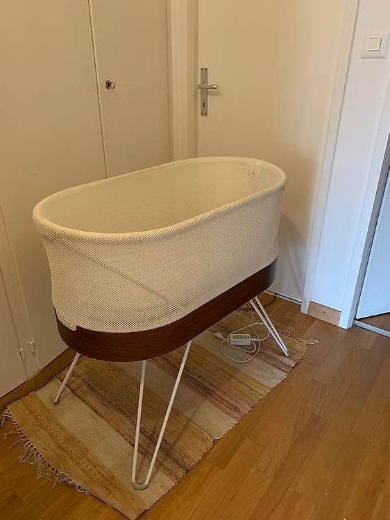 SNOO Smart Sleeper Baby Cot / Lit bébé intelligent SNOO (Gebraucht) in ...