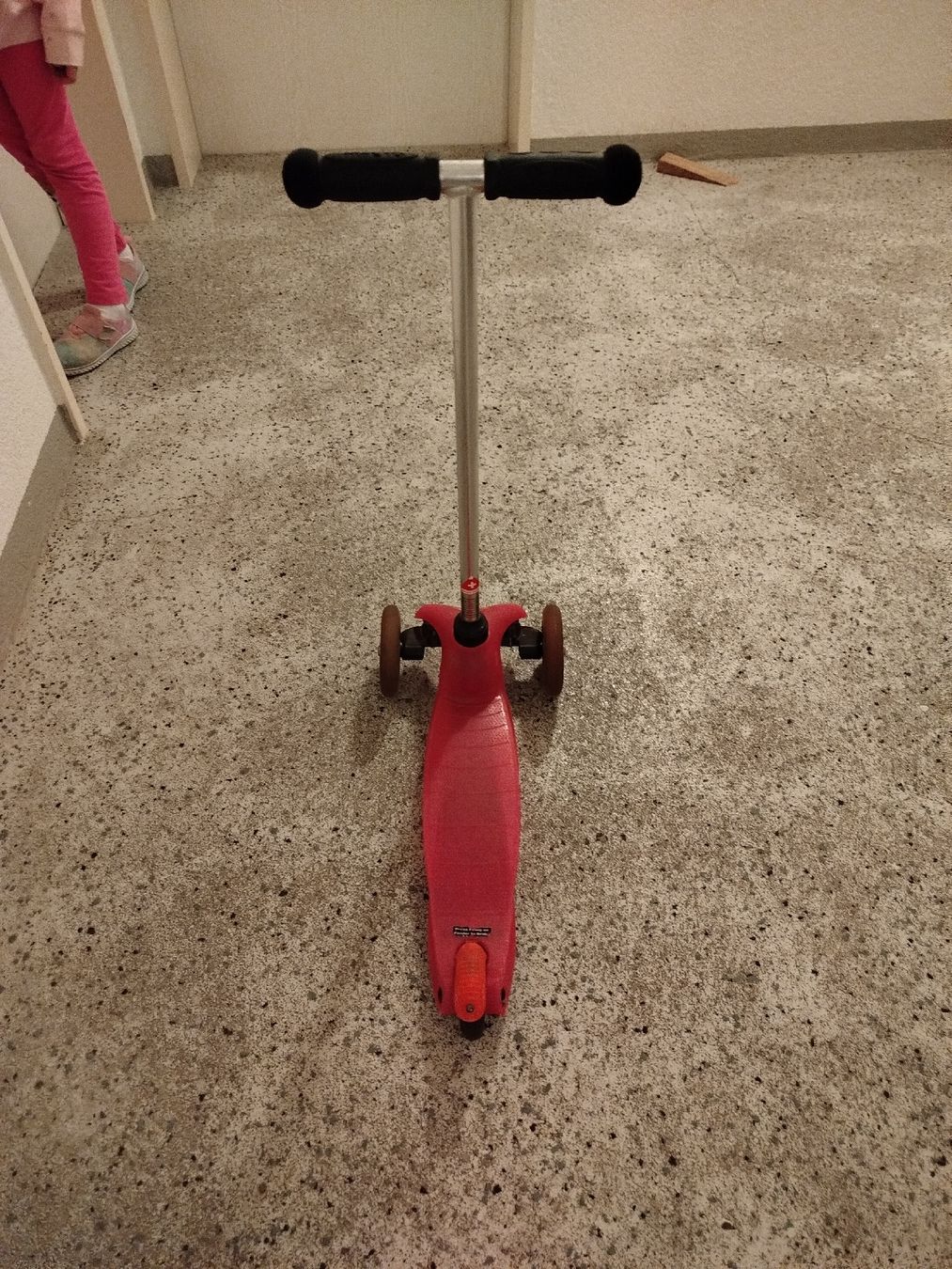 Micro Trottinett pink (Gebraucht) in Samstagern für CHF 2 – nur ...