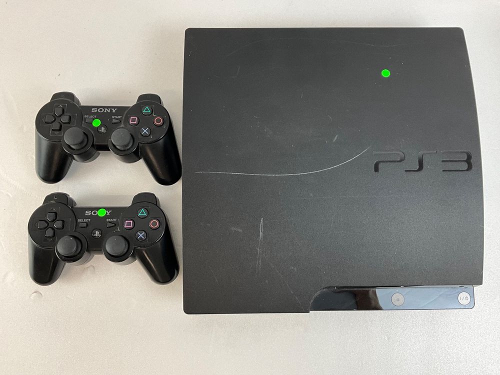 Sony PS3 Gen 2 Konsole mit 2 Kontroller in gutem Zustand (Gebraucht) in ...