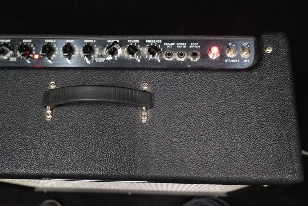 Fender Hot Rod DeVille 212 serieI 230V Black (Gebraucht) in Ortschwaben ...
