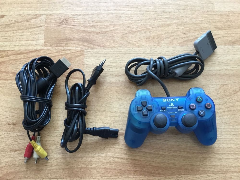 PS1 Controller Blau Mit TV Kabel , Stromkabel (Gebraucht) in Basel für ...